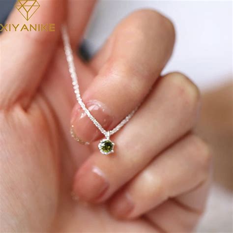 Xiyanike 실버 색상 새로 도착 그린 다이아몬드 펜던트 목걸이 반짝 이는 Gypsophila 여성을위한 아름다운 결혼 선물
