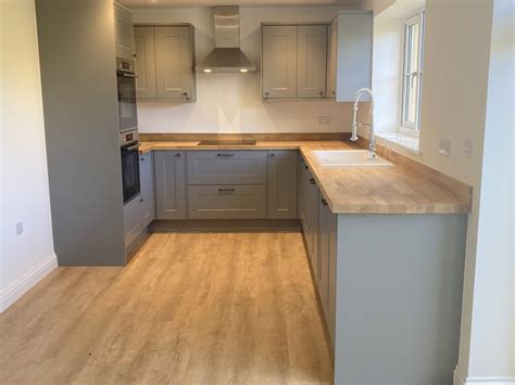 Howdens Kitchen With Worktops Sink And Tap Used The Used Kitchen