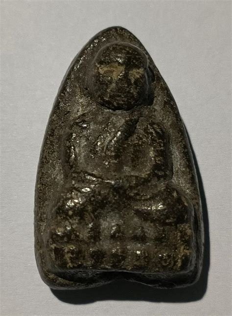 หลวงปู่ทวด วัดช้างให้ Ennxo