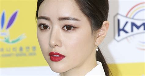 [bnt포토] 홍수아 초근접에도 굴욕없는 무결점 피부