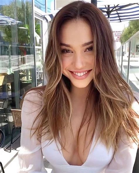 Alexis Ren News Sur Instagram I Think That Sometimes We Forget To Be Grateful For Simple