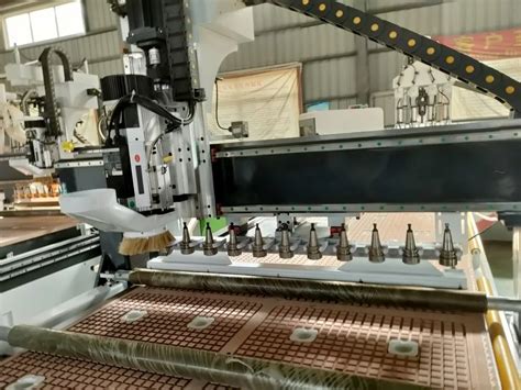 Cnc Router Automatic Loading And Unloading Furniture Make Machine 1325