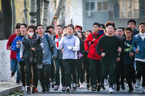纪念“一二•九”爱国运动84周年校园接力跑暨校园阳光体育冬季长跑活动南开举行 南开要闻 南开大学