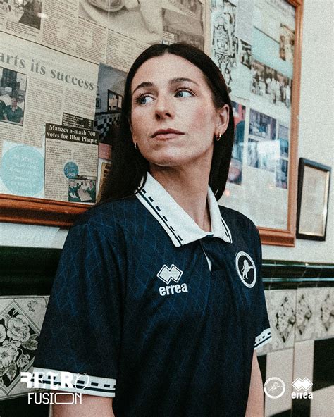 Maillot Domicile Millwall 2024 25