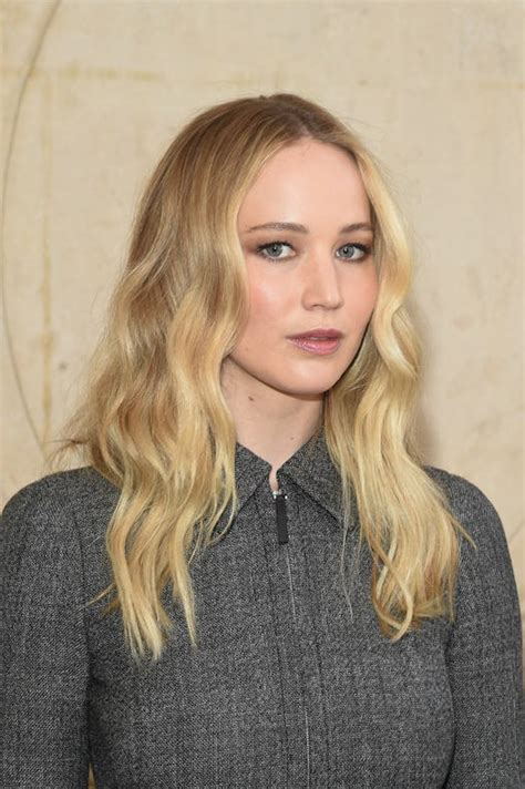 Jennifer Lawrences Hair Evolution Catalogues All Her Top Cuts And Colors