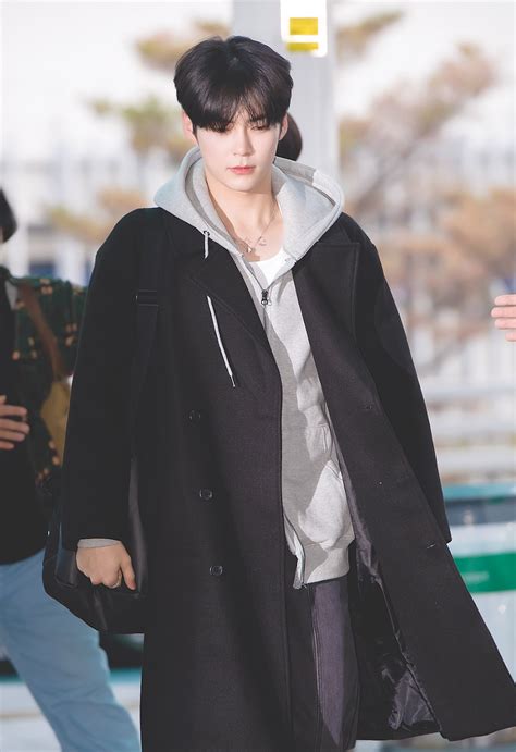 Instiz Sung Hanbin Và Chiếc áo Khoác 20000 Won Của Anh Ta