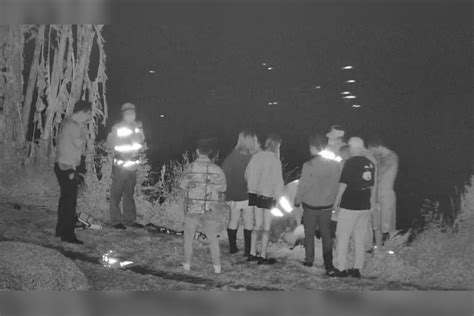 女孩和前男友复合后又被甩跳河挽回 民警你痴情跳河只是感动自己 复合 女孩