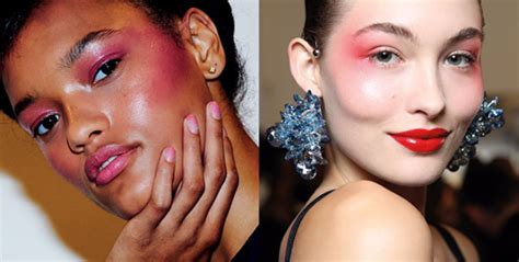 ظلال عيون وبودرة خدود زهريّة أصبح للأنوثة جانب أكثر حديّة جمالك