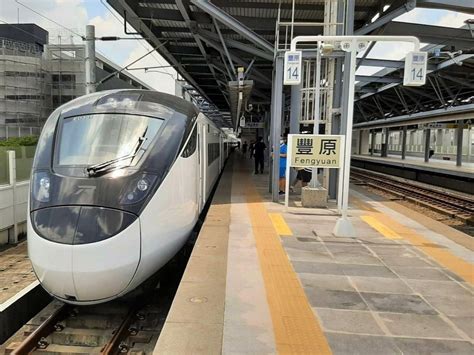 最美區間車！ 台日合作「emu3000城際列車」試運轉 黑白極簡風「靜謐質感」超想搭！ Tripgo 旅行趣