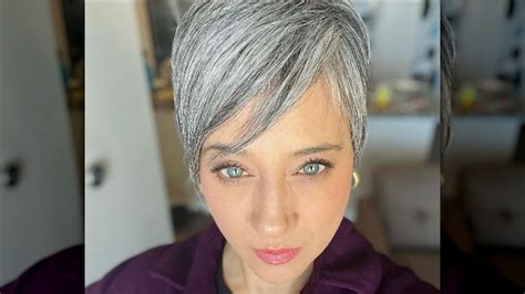 25 Short Cuts That Highlight Gray Hair And Bring Timeless Elegance