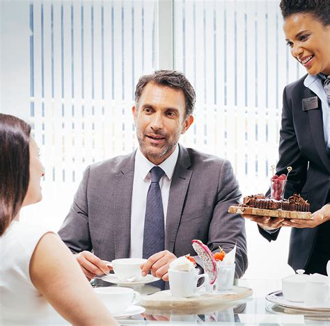 Signature Elite Class Vip Airline Transfers At London Gatwick Airport