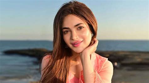 অভিনেত্রীর অর্ধগলিত মরদেহ উদ্ধার মৃত্যুর আগে যে বার্তা দিয়েছিলেন