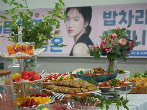 송혜교배우님 지금헤어지는중입니다촬영장 밥차서포트케이터링밥차출장뷔페드라마촬영장밥차푸드트럭밥차서포트밥차촬영장밥차연예인서포트밥차선물종방파티드라마종방파티