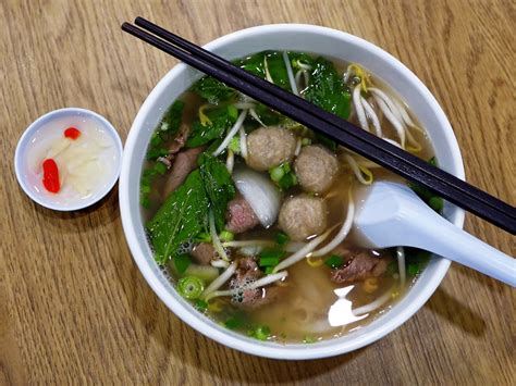 무료 이미지 아시아 사람 요리 식사 식품 생기게 하다 야채 소고기 맛있는 수프 누들 아시아 음식 베트남