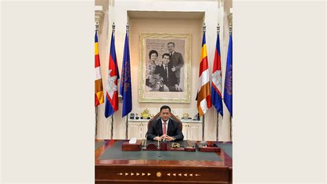 នាយករដ្ឋមន្ត្រីកម្ពុជា បានបង្ហោះរូបដំបូង នៅក្នុងបន្ទប់ការិយាល័យធ្វើការថ្មី នគរដ្រេហ្គន