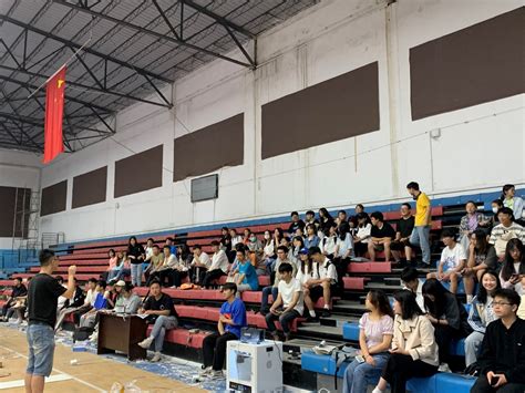 电子信息与人工智能学院开展四川省大学生智能汽车竞赛志愿者培训活动 乐山师范学院电子信息与人工智能学院
