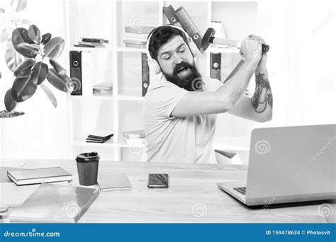 Slow Internet Connection Outdated Software Computer Lag Reasons For