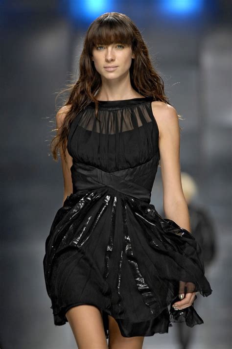 Love Sex And Money Spring Summer Ready To Wear 002 Caitriona Balfe Fan