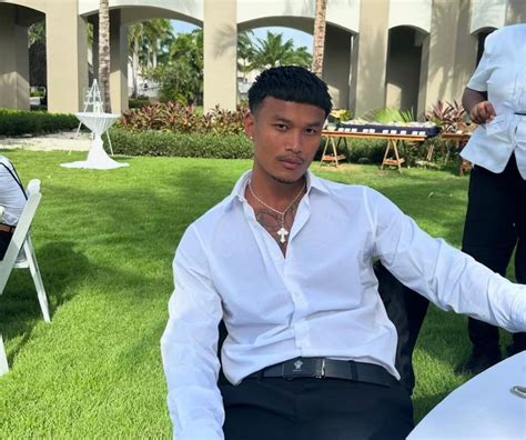 Who Is Zak Srakaew The Asian Bombshell On Love Island