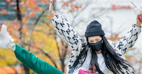 랄랄 유쾌한 출근길 포즈 [사진]