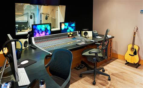 AWS δelta Solid State Logic AWS δelta Solid State Logic