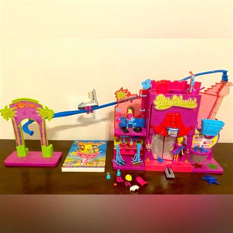 Mattel Toys Polly Pocket 206 Pollyworld Rockin Theme Park Set