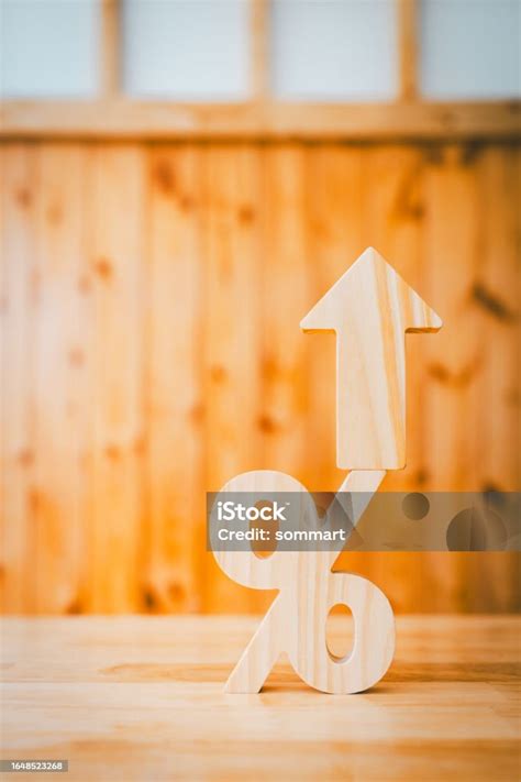 백분율 모델 및 위쪽 화살표 성공 개념 방법 인플레이션 개념을 수정하기 위해 연준 금리를 올리거나 내리는 시스템 문제에 대한 스톡 사진 및 기타 이미지 Istock