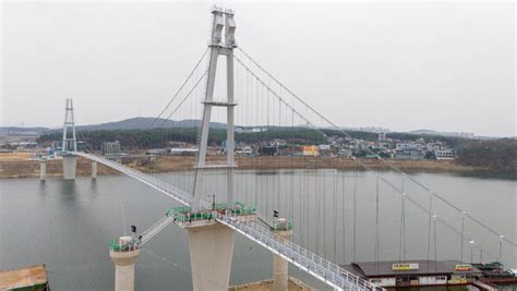 여주 남한강 출렁다리 내달 1일 정식 개통