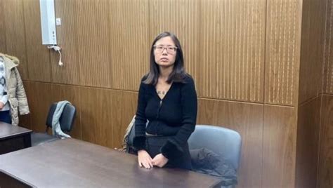 Суд в Москве оштрафовал американку за выгул теленка на Красной площади 02 02 2023