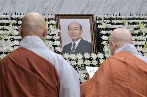 南韓前總統全斗煥將下葬 遺孀為丈夫統治期間傷害道歉 新聞 Rti 中央廣播電臺