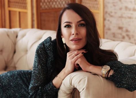 Дружина Остапчука зізналась куди переїхала з України Жіночий Журнал Trserial