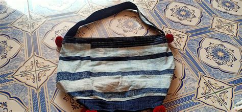 กระเป๋าผ้าใยกัญชง ขนาด 18 14 สะพายข้าง มีซับใน มีซิป ราคา 590บาท 💵💵💵ขายเพียง 390 ผ้าปักม