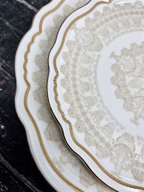 خرید سرویس چینی توس الیزابت ۸۵ پارچه ۱۲ نفره سباستین