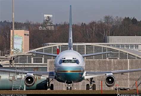 Hz Mis Sheikh Mustafa Edrees Boeing 737 2k5 Adv Photo By Thomas Naas