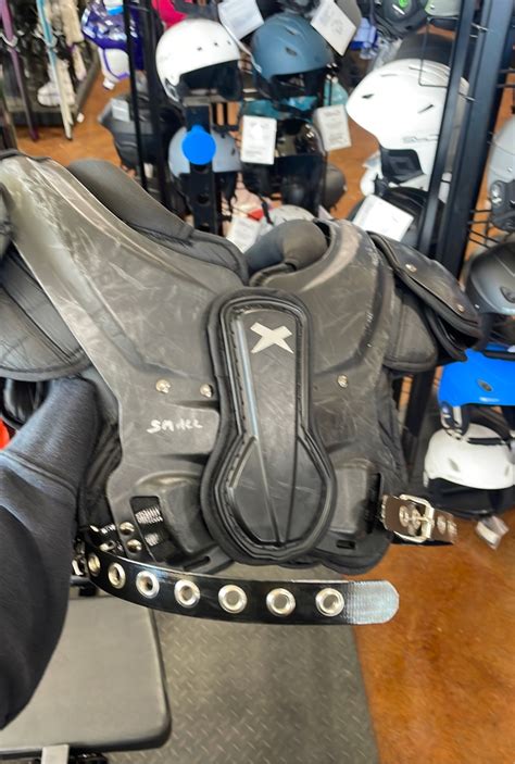 Xenith Used Small Shoulder Pads Sidelineswap
