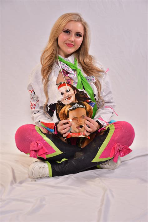 Lovely Ms Larkan Signed 8x10 Pre Order Convention Presales