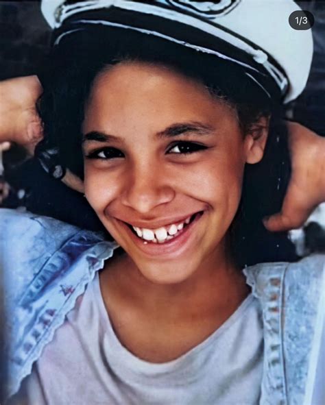 Pin By Jimminy Crickett On Aaliyah Aaliyah Hair Aaliyah Pictures