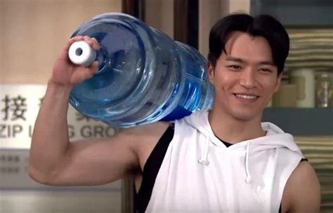 想过放弃拍戏！tvb小生入行10年难上位：靠底薪难以维持生活