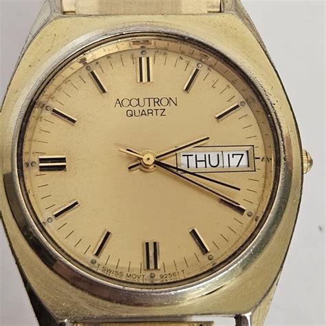 Vintage Accutron Swiss Made Quartz Daydate Yellow Gold Tone Mens Watch