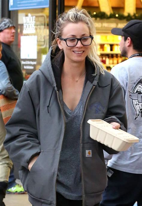 Kaley Cuoco Shopping For Groceries In Encino 11202016 Hawtcelebs