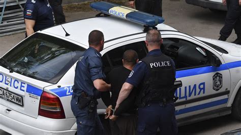 Задържаха 18 годишен ученик с наркотици във Варна Новини бг