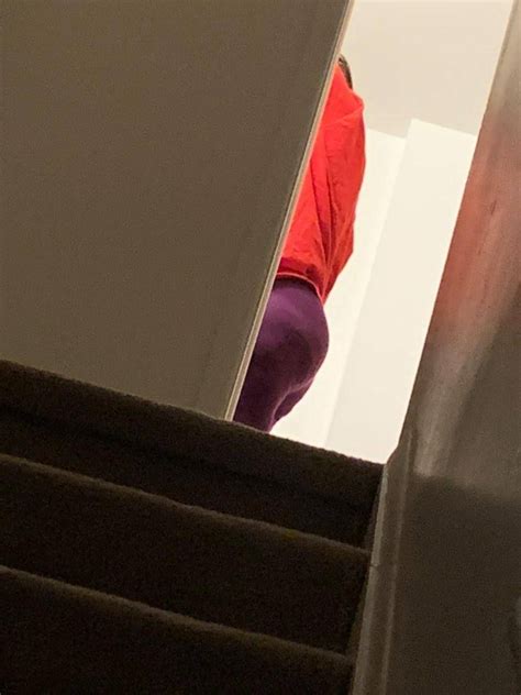 I Love When My Mom Wears Those Yoga Pants Scrolller