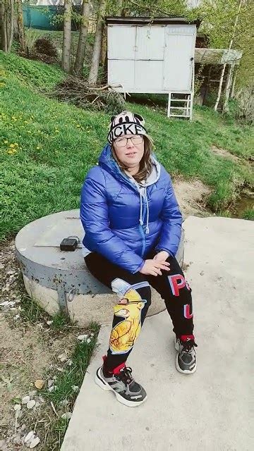 Интересная девушка 😆 Youtube