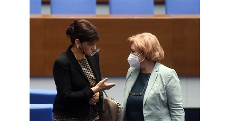 Фондовете и държавата се разбраха как да смятат живота на пенсионерите