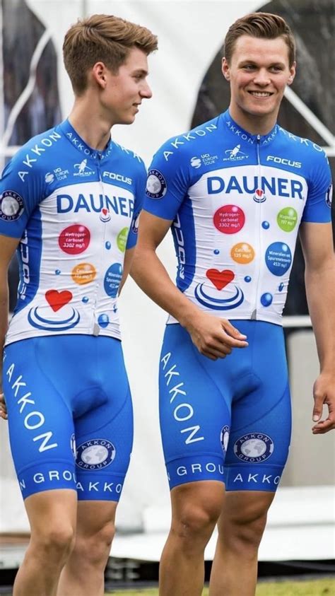 Pin By Jj Ii On スポーツ In 2020 Mens Workout Clothes Lycra Men Skinny