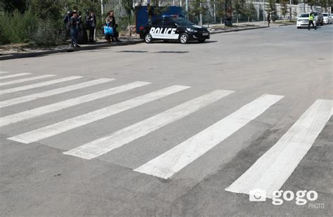 Гарц уулзварт явган зорчигчид зам тавьж өгөөгүй 454 жолоочийг торгожээ