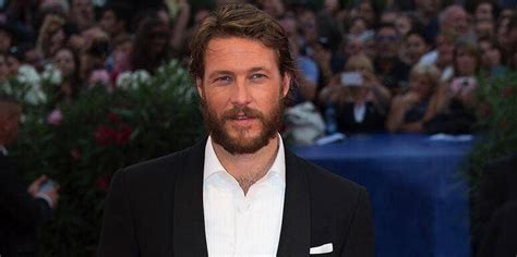 Who Is Luke Bracey Details About The ‘holidate Actor Yourtango