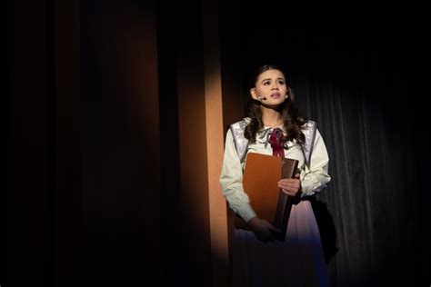 Photos Yna Cajipe Emman Casquejo Return To Daddy Long Legs In Cebu