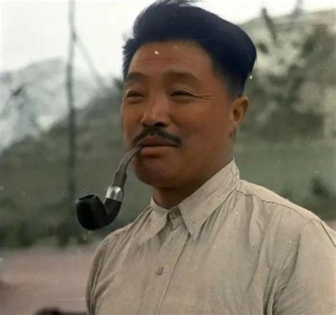 《光榮與夢想》之賀龍：兩把菜刀鬧革命，英勇善戰數賀龍 每日頭條