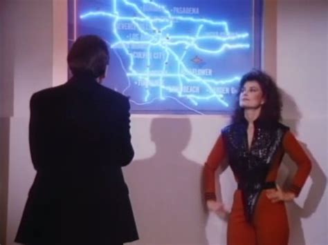 Saison 1 Episodes De La Série V Les Visiteurs V